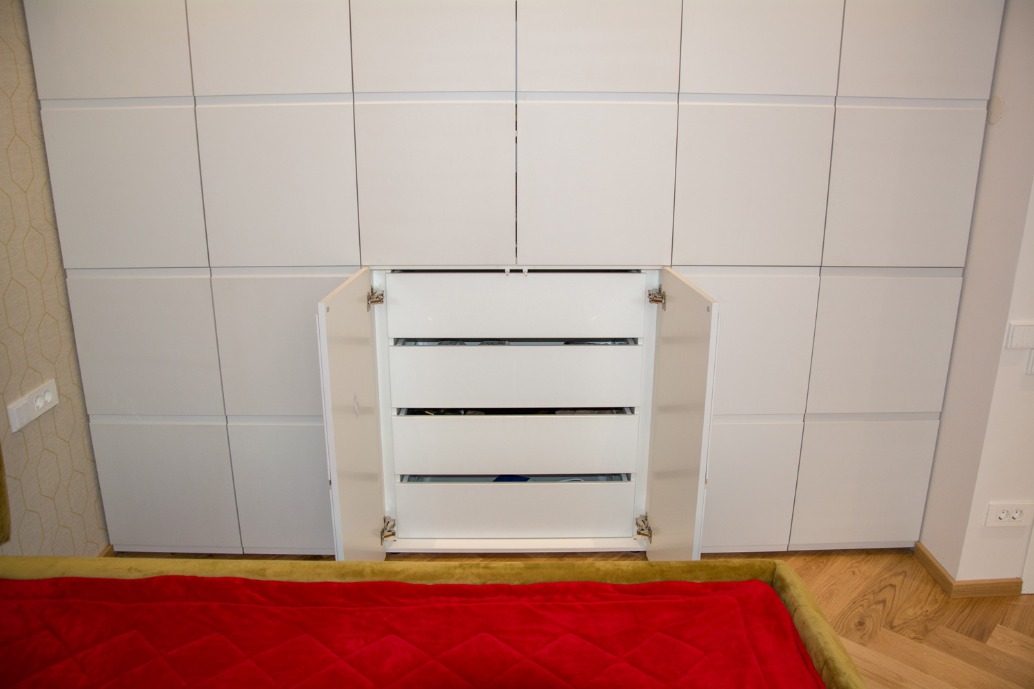 Dressing Cu Usi Din MDF Vopsit - Yulmob